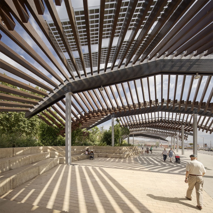 Green coverage of the Ronda de Dalt in Barcelona by Batlleiroig – mooool