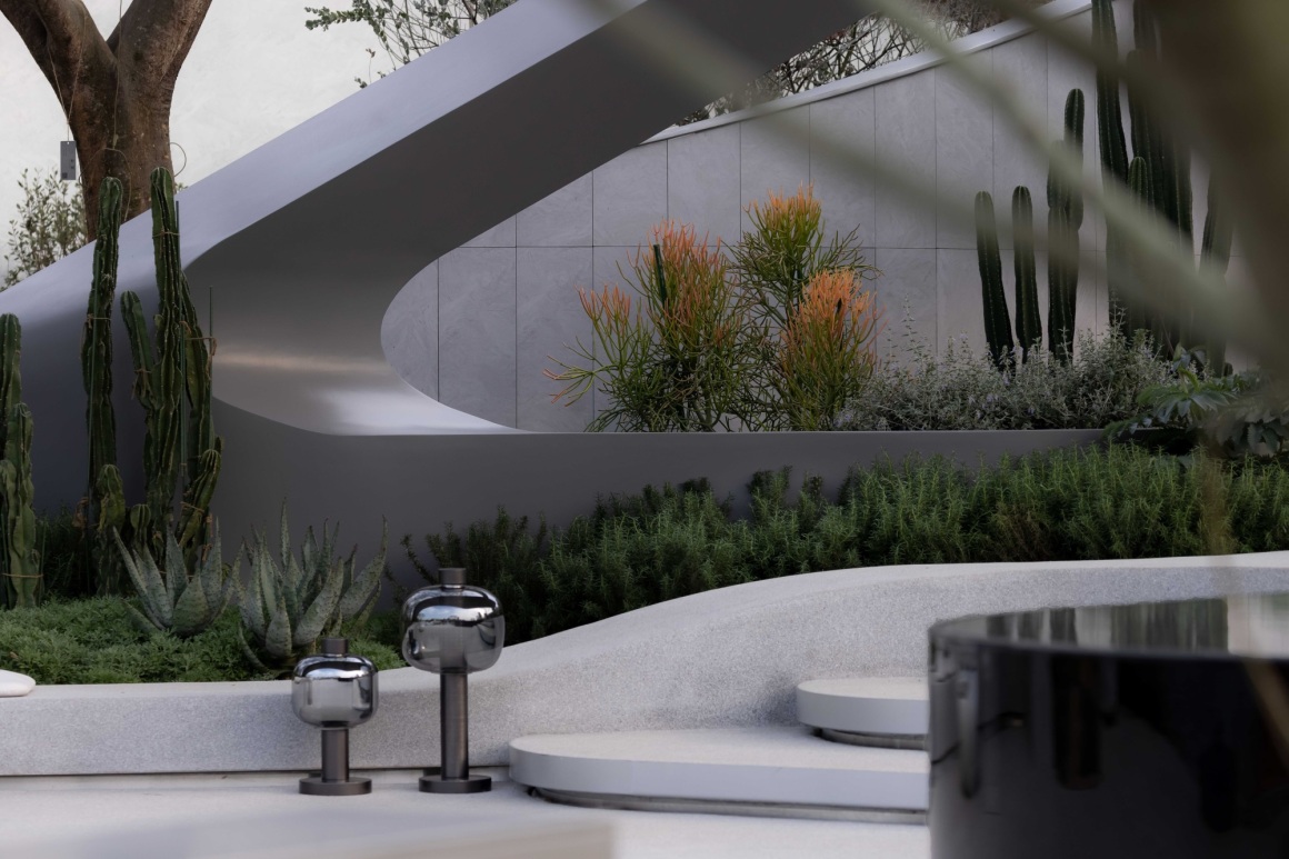 Luxelakes-C19 Hong Hu Lakeshore by JTL Gatlin – mooool