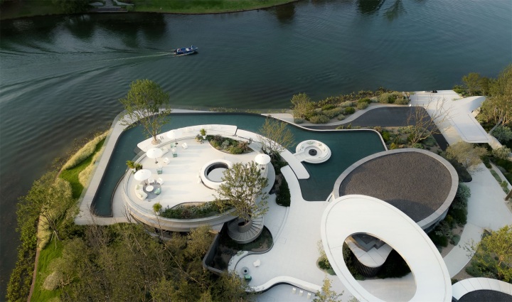 Luxelakes-C19 Hong Hu Lakeshore by JTL Gatlin – mooool