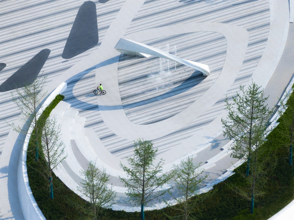 A multi-dimensional cohesive square in Weifang by HID – mooool