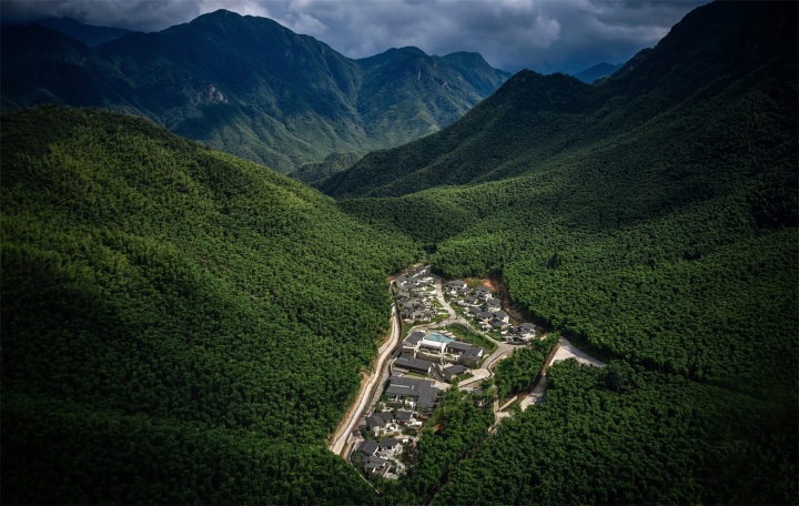 Anji YAZA Wild Mountain Resort Hotel by Zhaoyang Architect – mooool
