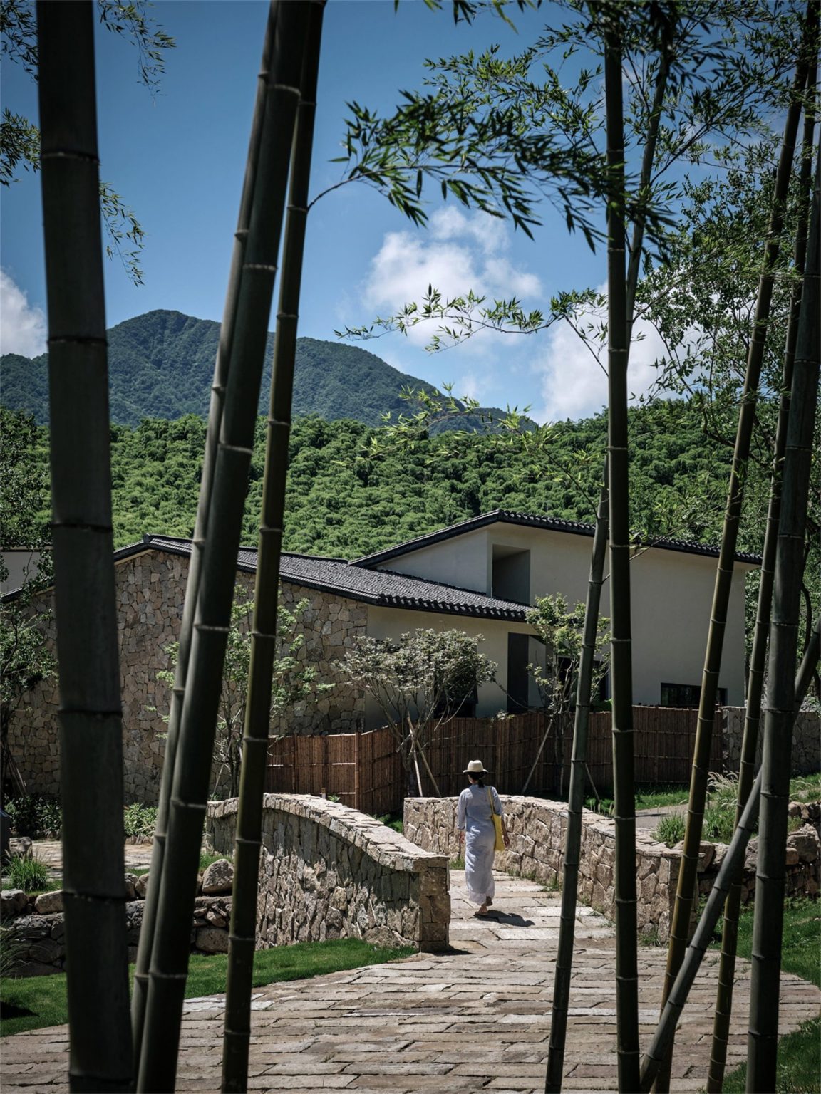 Anji YAZA Wild Mountain Resort Hotel by Zhaoyang Architect – mooool