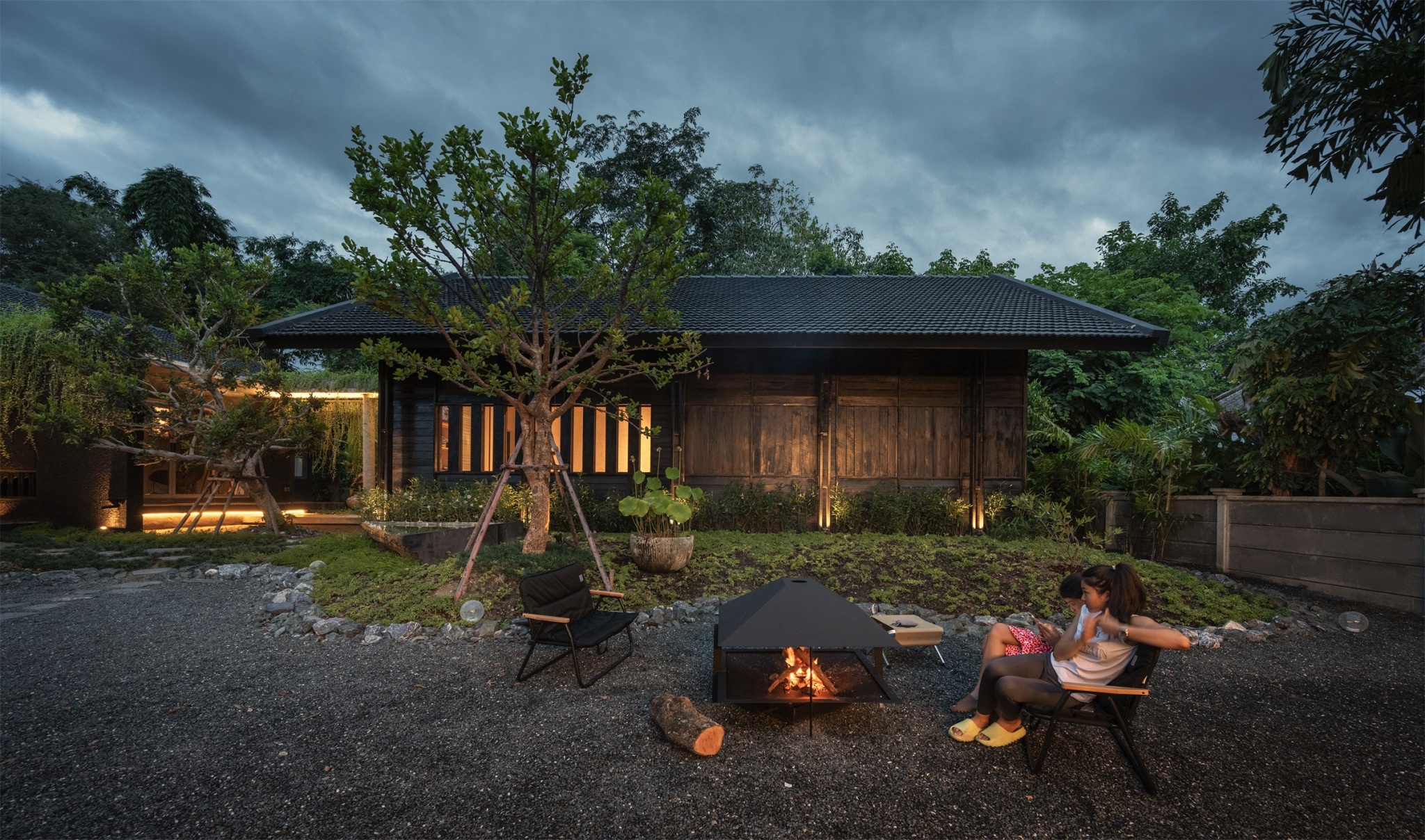 泰国私人住宅设计 | 黑色的房子 / Housescape Design Lab – mooool木藕设计网