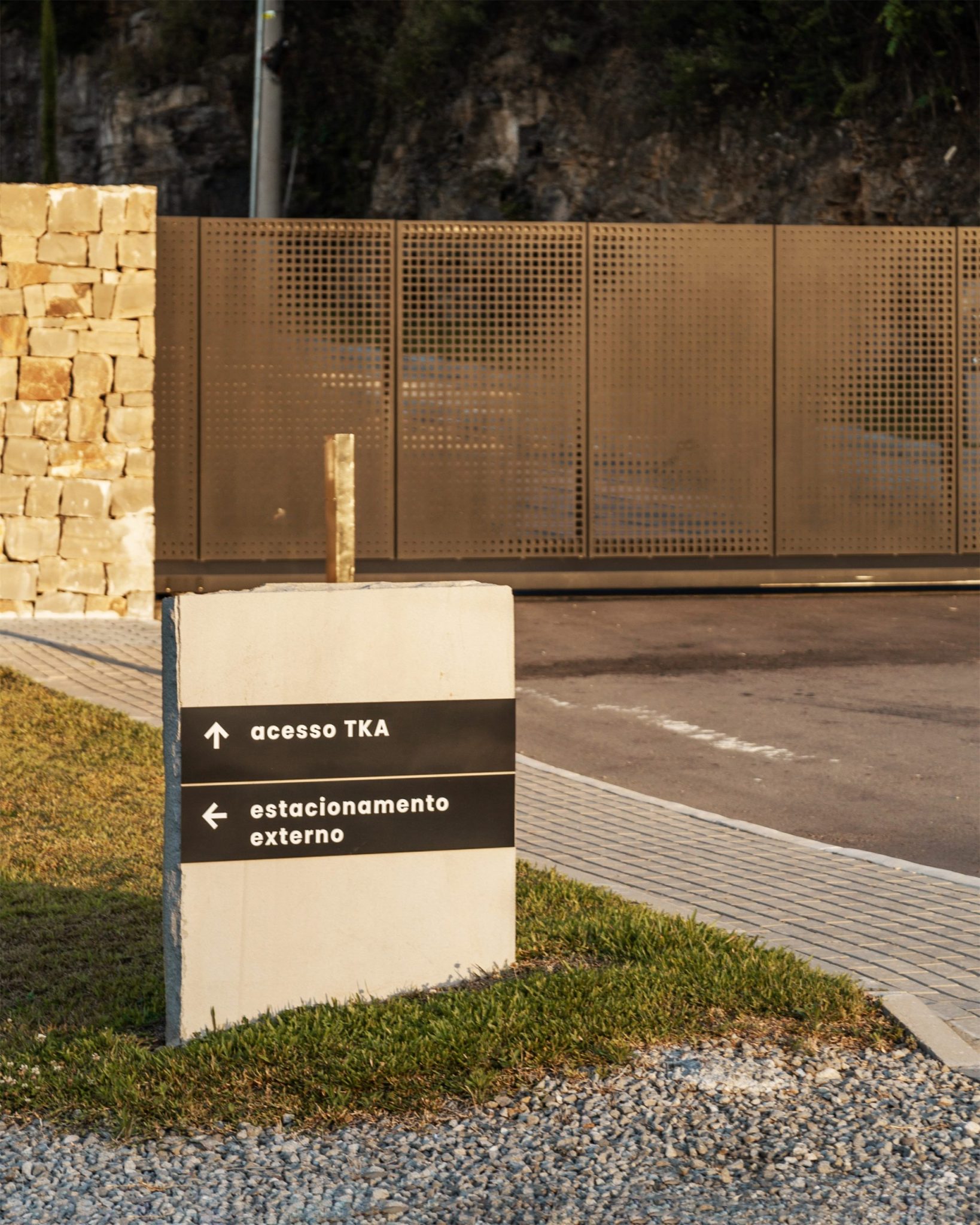 TKA Esplanade by naE – mooool