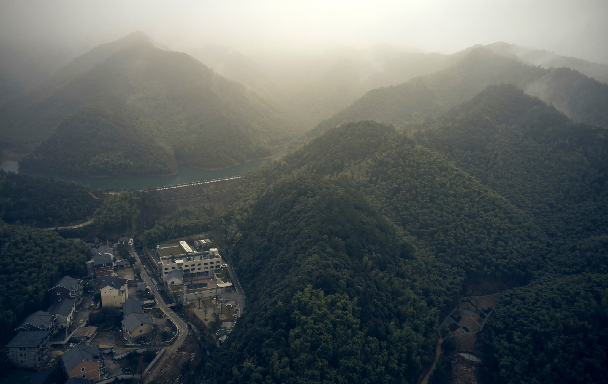 Terraced Courtyard | Hangzhou Qingshan Co. Space by TEAM_BLDG – mooool