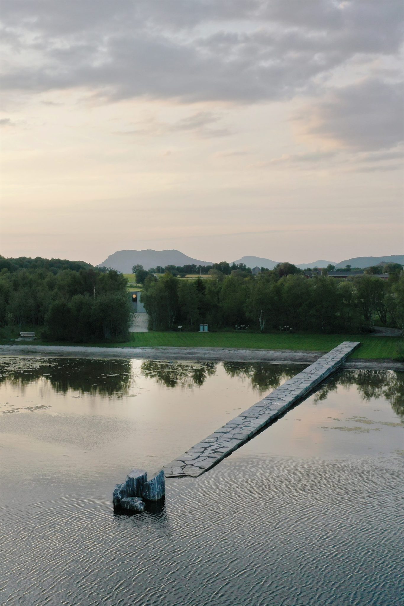 水的赞叹，一道平静的风景线 / Rever & Drage – mooool木藕设计网