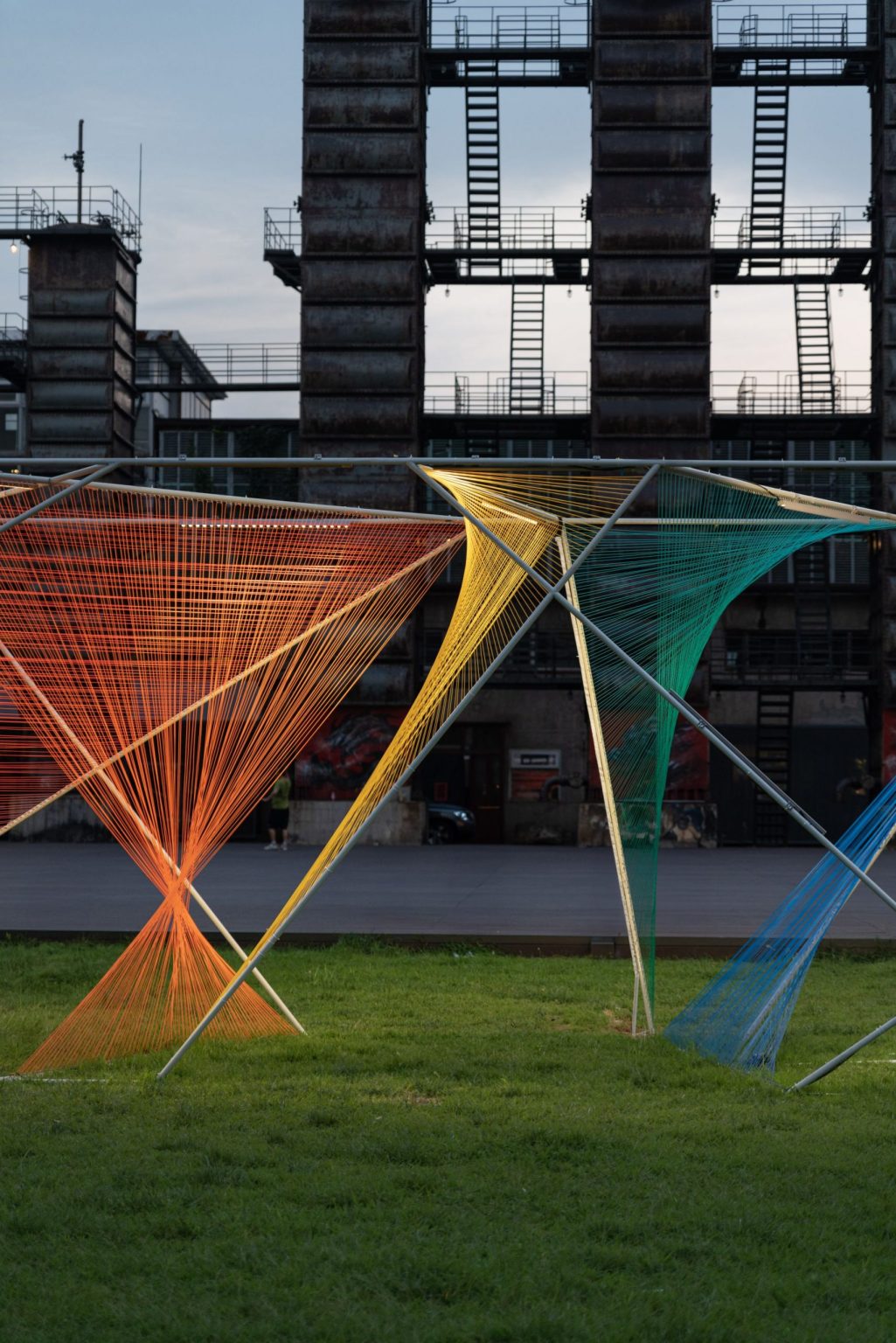 2023北京戏剧节艺术装置-《光织》/ MARS星球建筑 – mooool木藕设计网