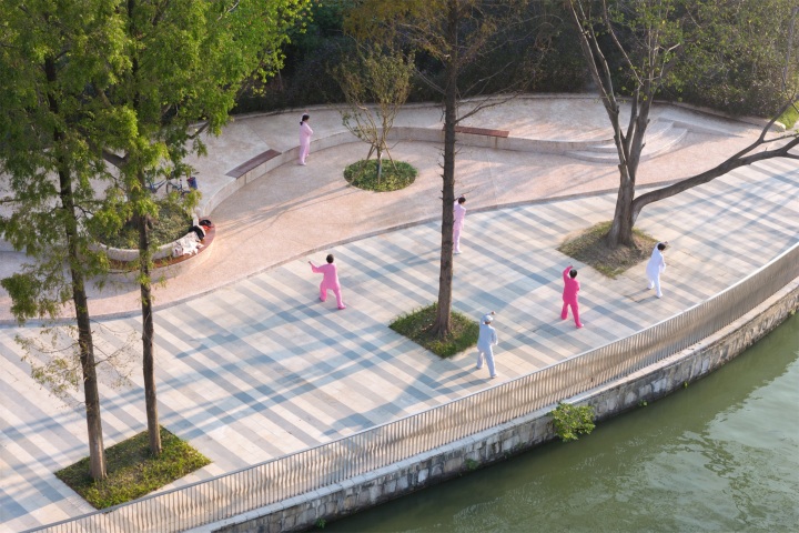 Kunshan Riverside Park by Beijing BLDJ Landscape Architecture Institute ...