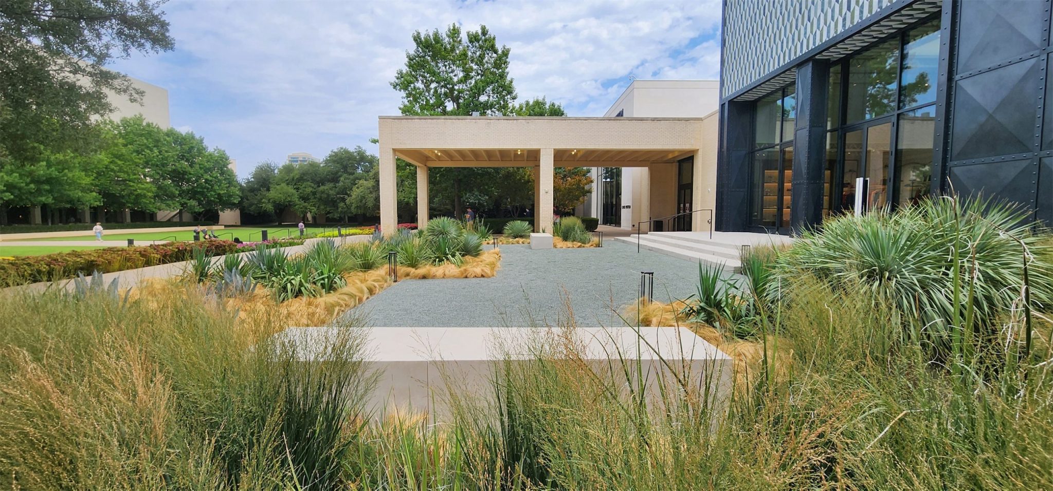 Gucci 旗舰店花园 / Nomad Studio – mooool木藕设计网