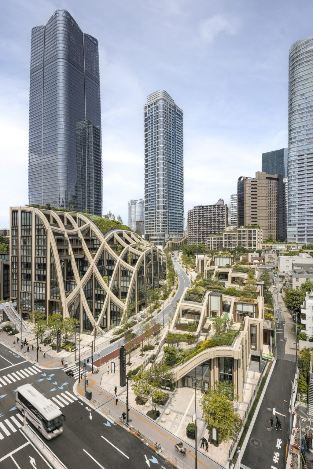 Azabudai Hills by Heatherwick Studio – mooool