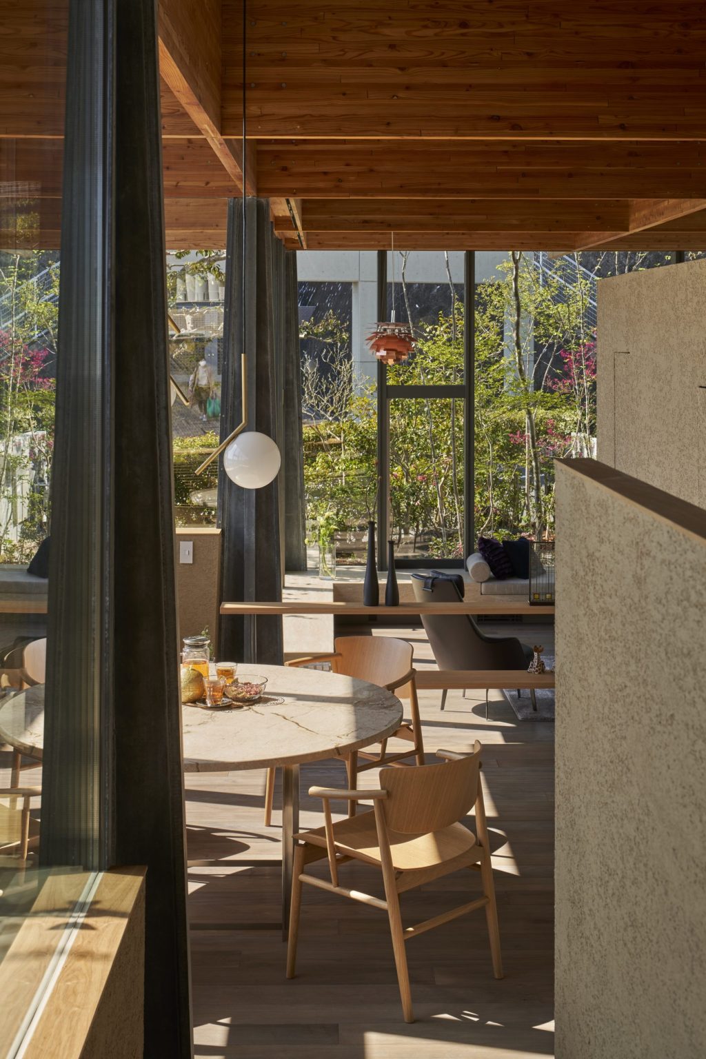 #桁 · 编织的屋顶 / UID – mooool木藕设计网