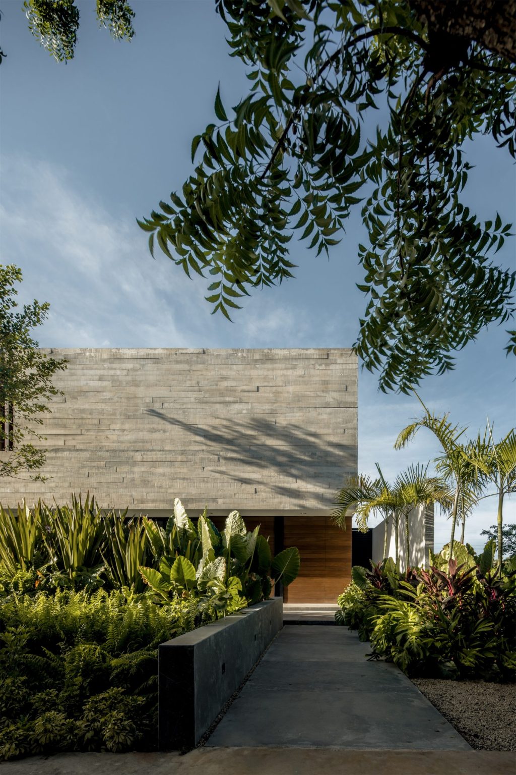 Alpha House by Arkham Projects – mooool