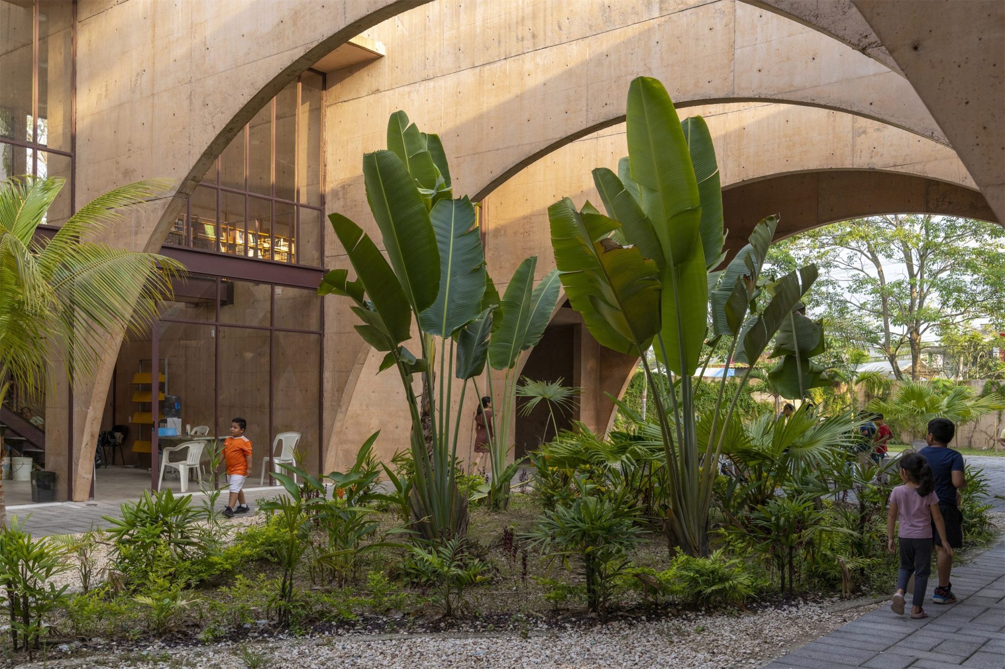 公共文化休闲空间 | 墨西哥 · 社区发展中心 / Centro de Colaboración Arquitectónica ...