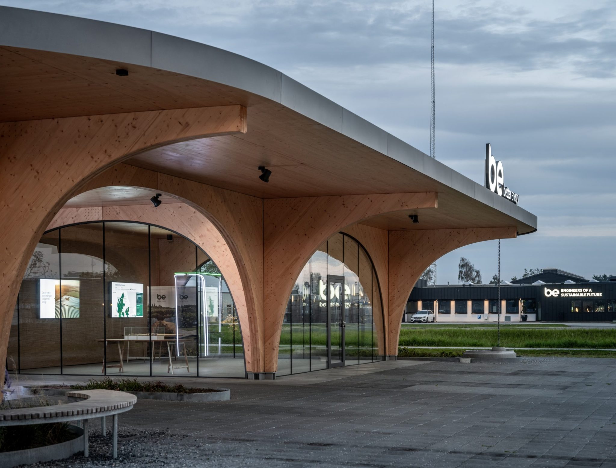 丹麦新能源汽车充电公园 / EFFEKT – mooool木藕设计网