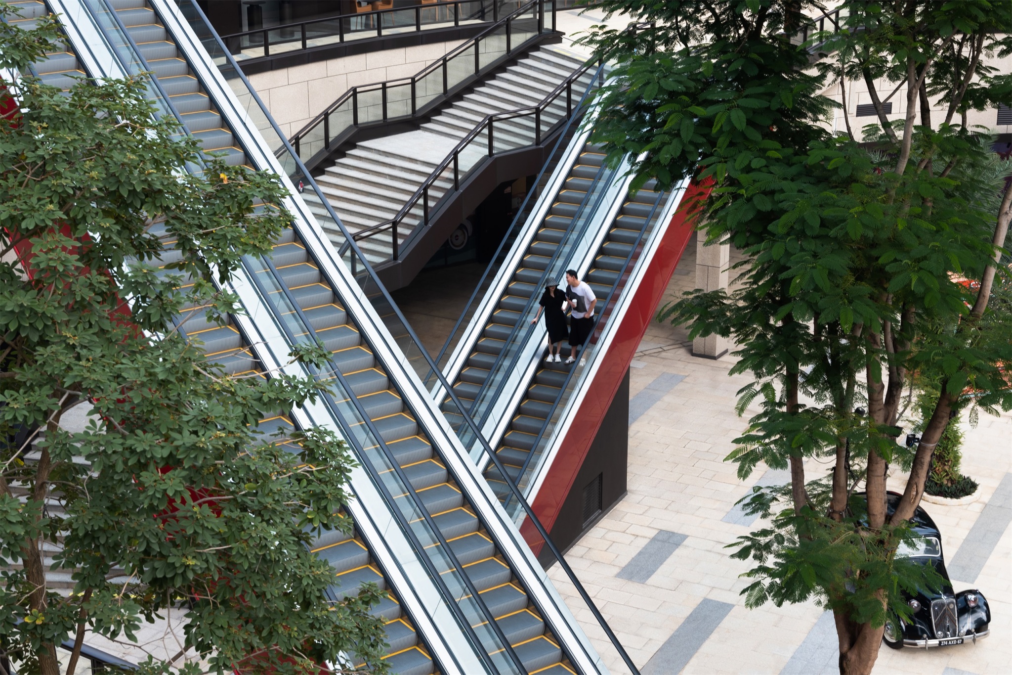 Guangzhou Wanbo Sihai City by Pubang Design – mooool