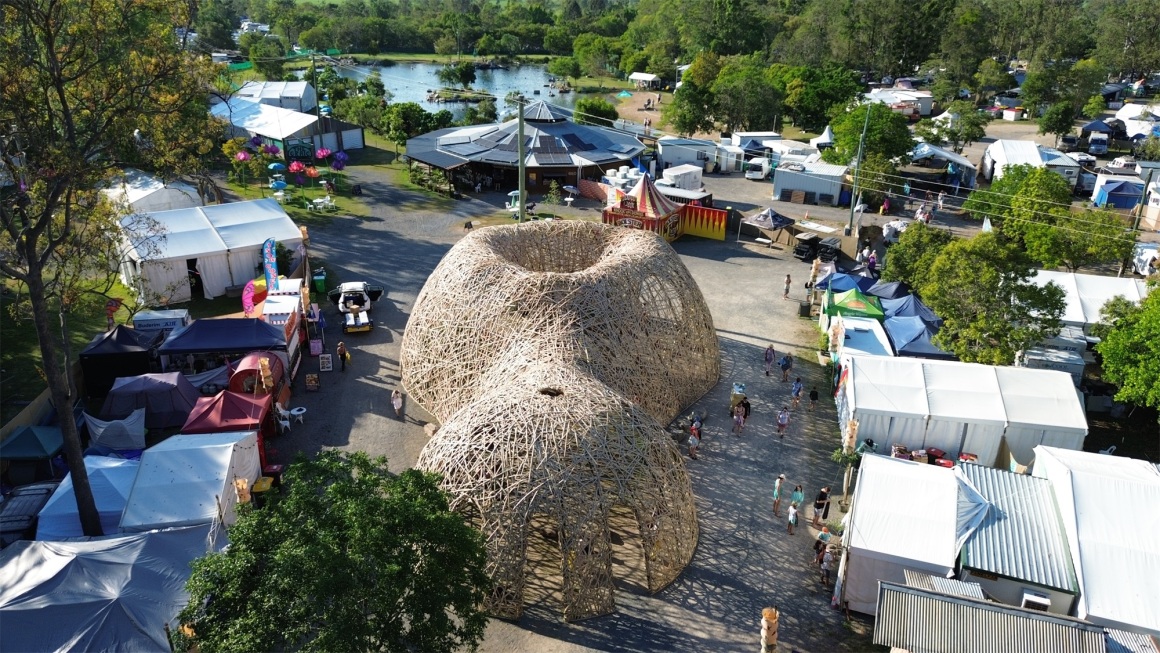 伍德福德民俗节竹编艺术装置 · “竹茧” / Cave Urban – mooool木藕设计网