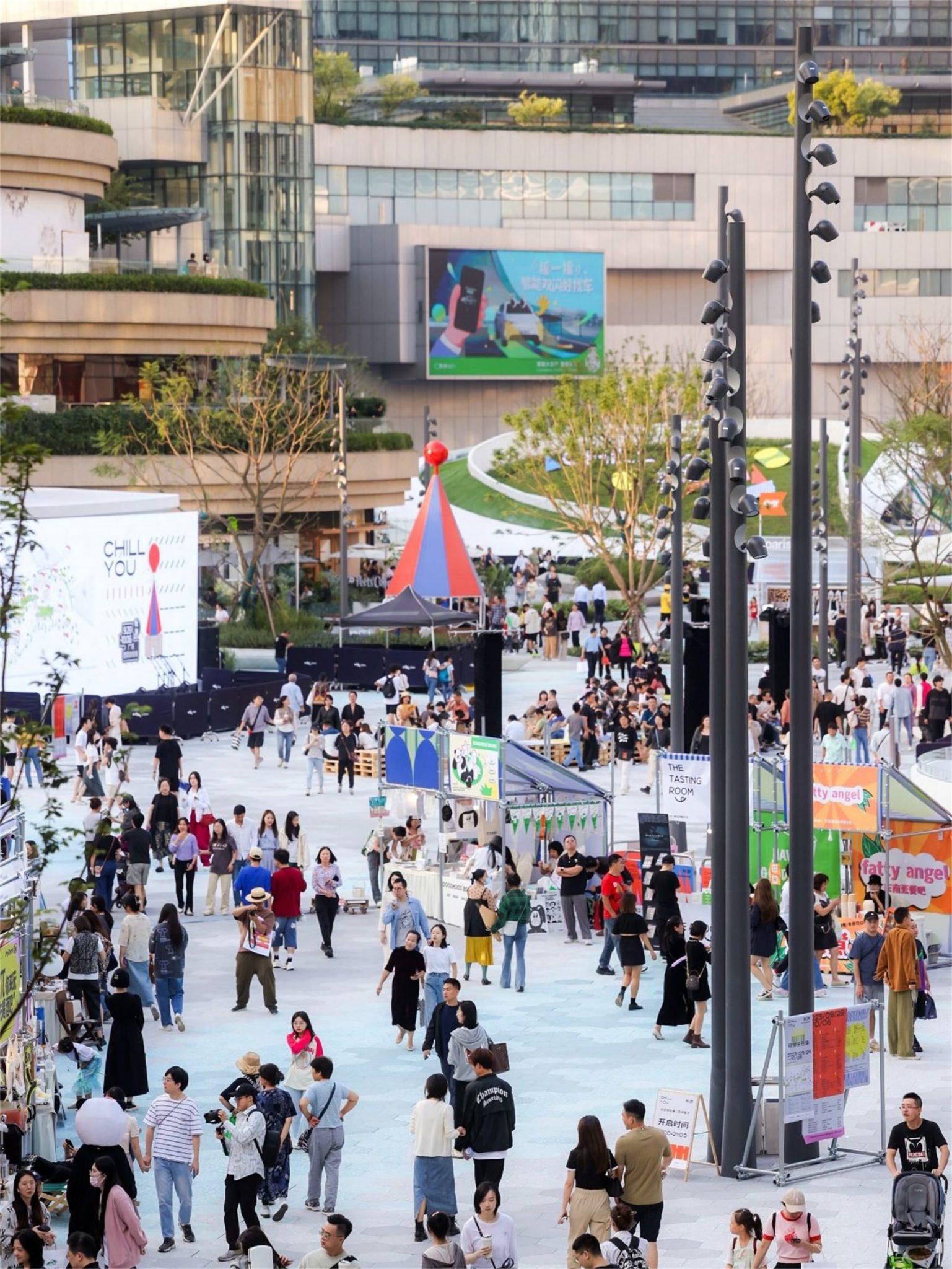 Chengdu Mixc Public Plaza Renovation by FLO Landscape Design – mooool