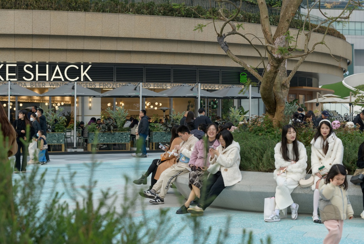 Chengdu Mixc Public Plaza Renovation by FLO Landscape Design – mooool