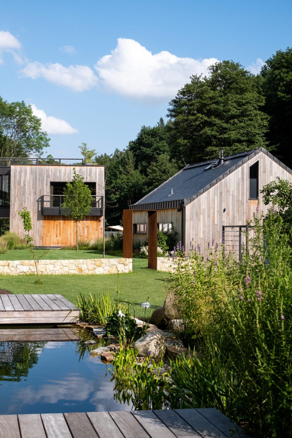 捷克 · 田园风光花园 / atelier Flera – mooool木藕设计网