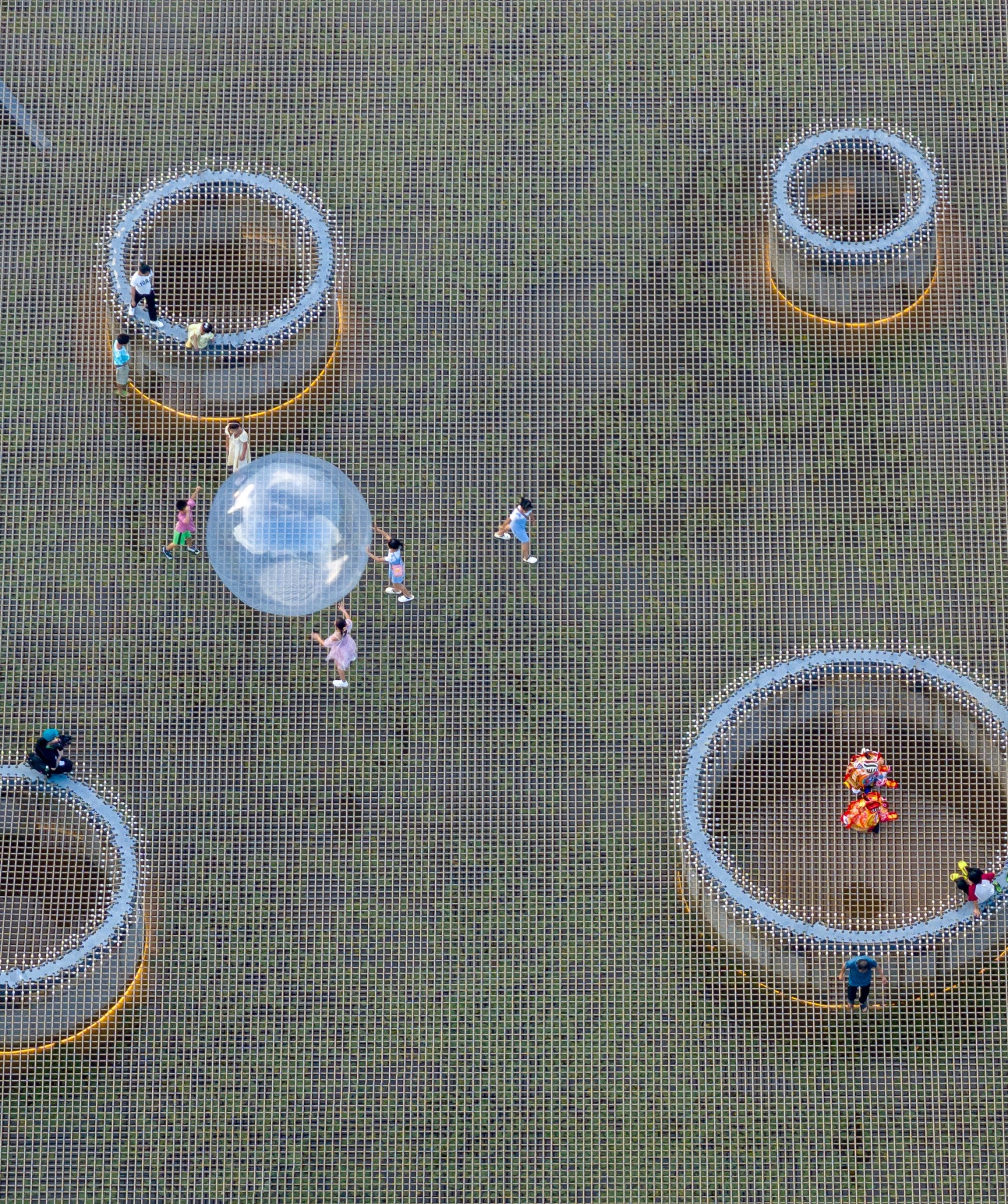 以当代艺术的理念营建乡村公共空间——深圳坪山长守村“软广场”建筑装置 / 朱小地建筑设计 – mooool木藕设计网