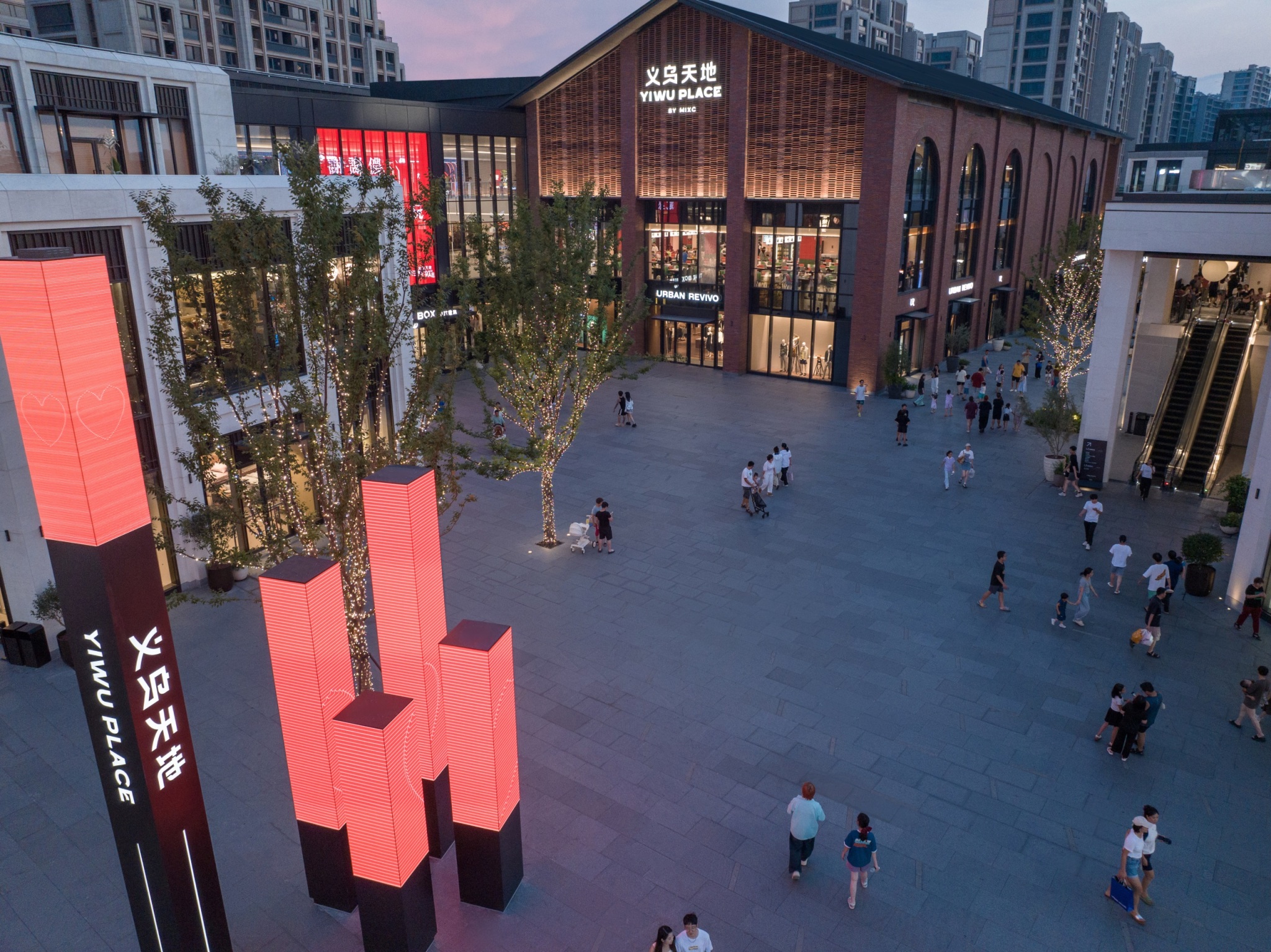 Yiwu Place Public Shopping Precinct by FLO Landscape Design – mooool