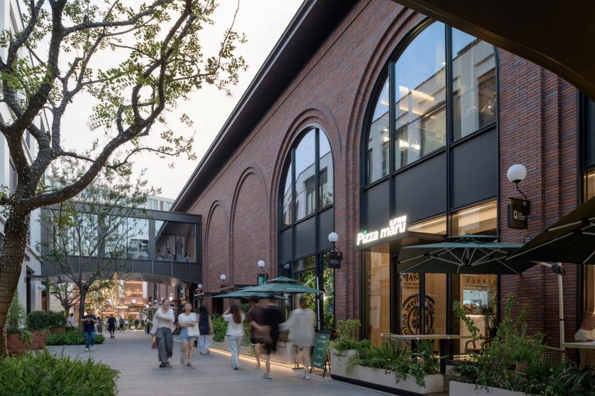 Yiwu Place Public Shopping Precinct by FLO Landscape Design – mooool