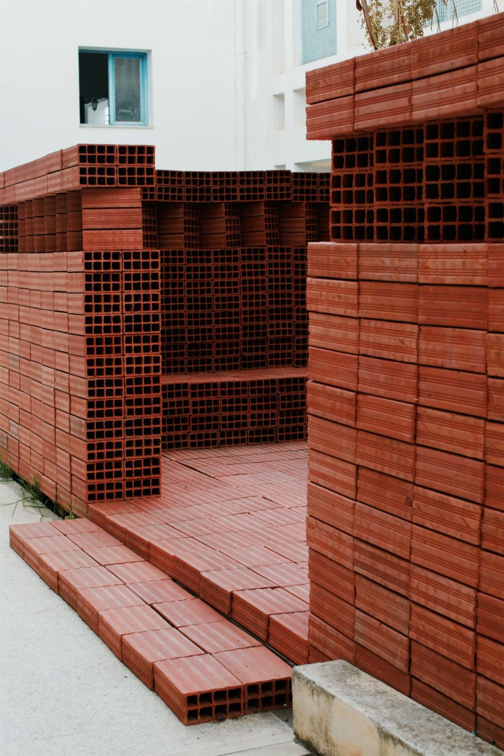 突尼斯 YA’JÚR 红砖展馆 / LOCUS – mooool木藕设计网