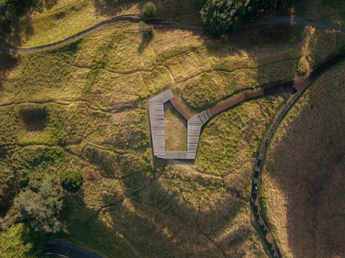 Light Intervention, The Way to Connection – mooool