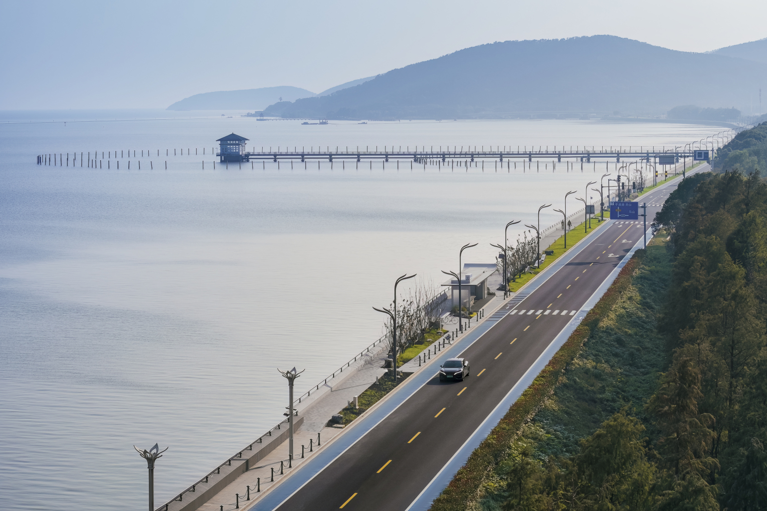 Wuxi Mashan Shi Li Mingzhu Levee by HECLE – mooool