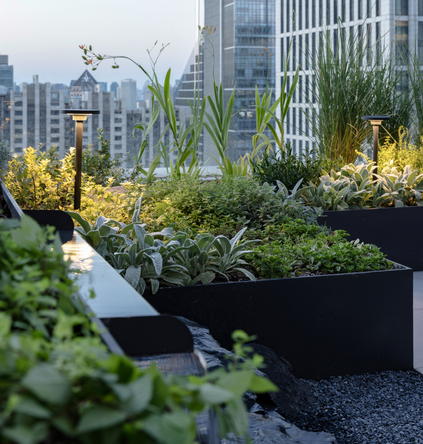 北京CBD屋顶花园设计 / 北京甲南园林设计事务所 – mooool木藕设计网