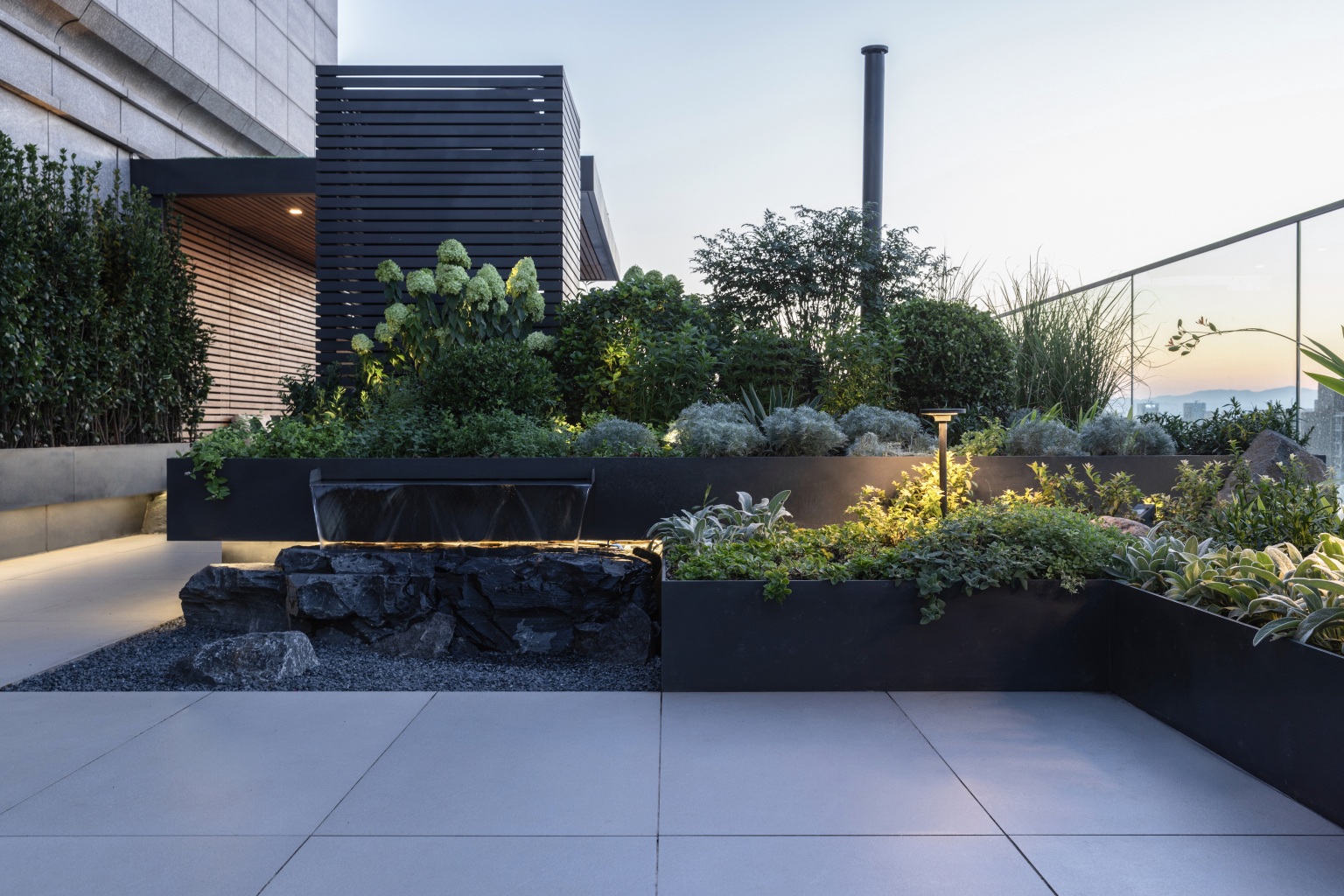 北京CBD屋顶花园设计 / 北京甲南园林设计事务所 – mooool木藕设计网