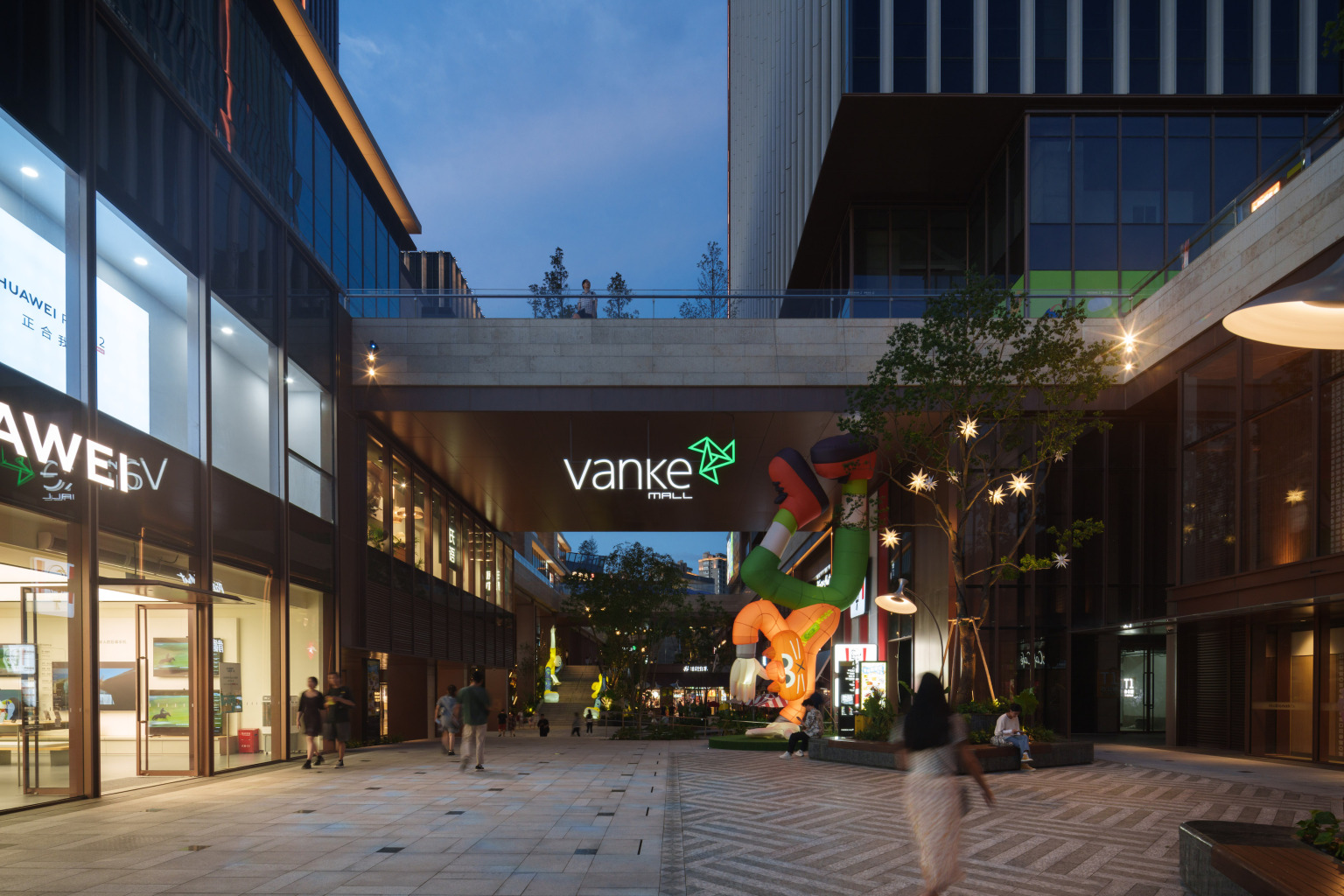 山林中城，上海徐汇万科广场景观实践 / THLA天华景观 – mooool木藕设计网