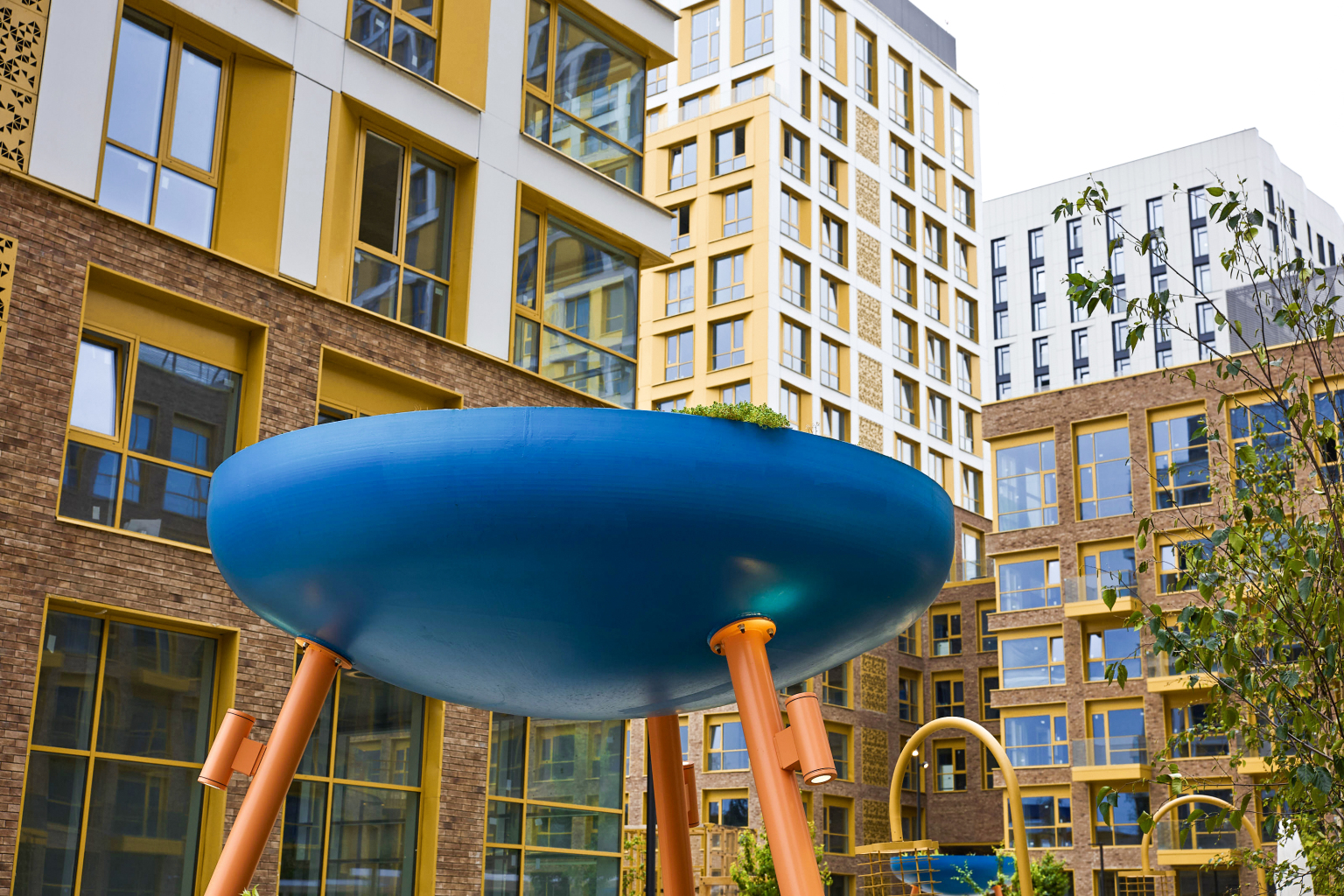 Courtyard of WOW Residential Complex by VESCH! – mooool